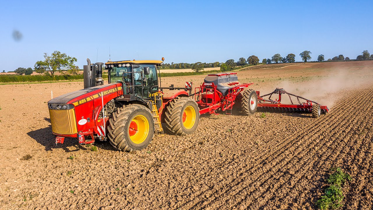 Winter barley drilling with Versatile and Horsch