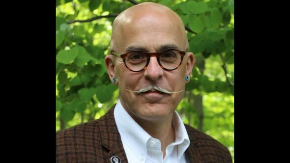 Vermont lawmaker launches new bill to investigate UFOs eerily looming ...