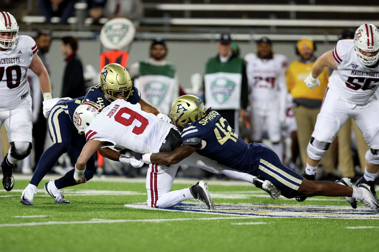 Texas Longhorns add linebacker Markus Boswell of Akron and Lake Travis ...