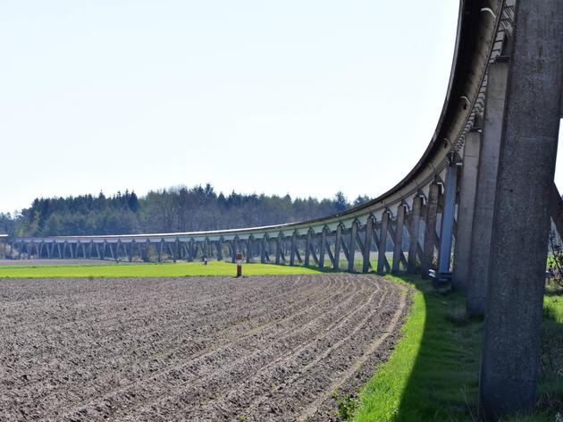 Lostplace mitten in Niedersachsen: Stillgelegte Bahnstrecke hat eine ...