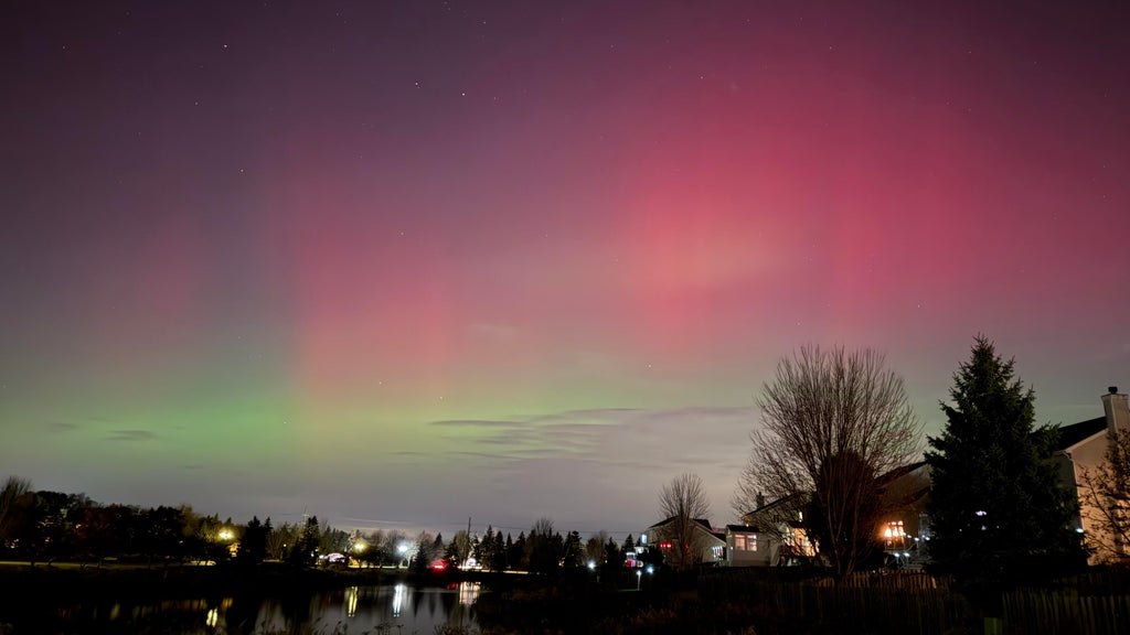 Northern lights could be visible in Illinois Monday night amid G4 solar ...