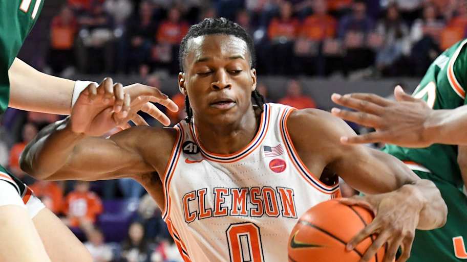 Clemson basketball climbs AP poll, ranked for second straight week