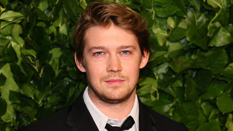 The clue Joe Alwyn's friendship with Ryan Reynolds soured post-Taylor ...