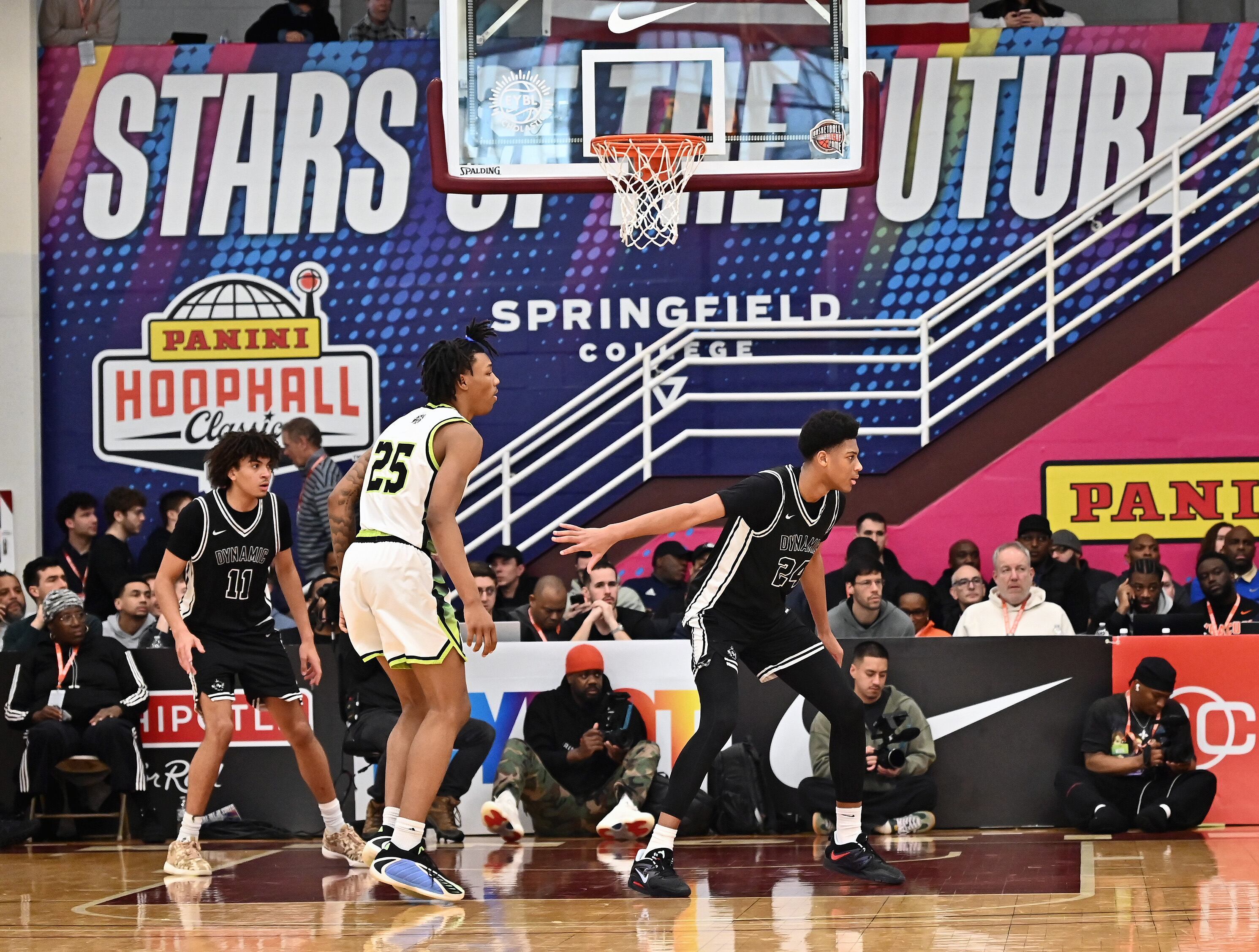 Marcus Spears Jr. learns from NFL father, former NBA star while ...