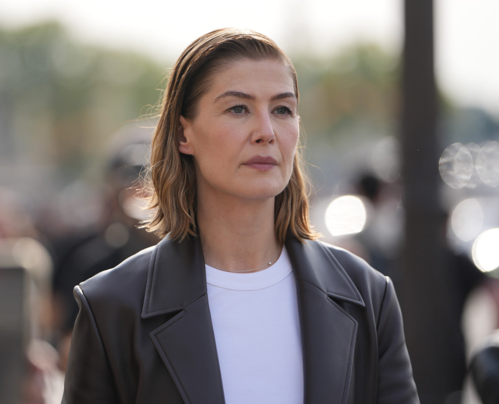 Rosamund Pike photographed in rare outing with 11-year-old son at NBA ...