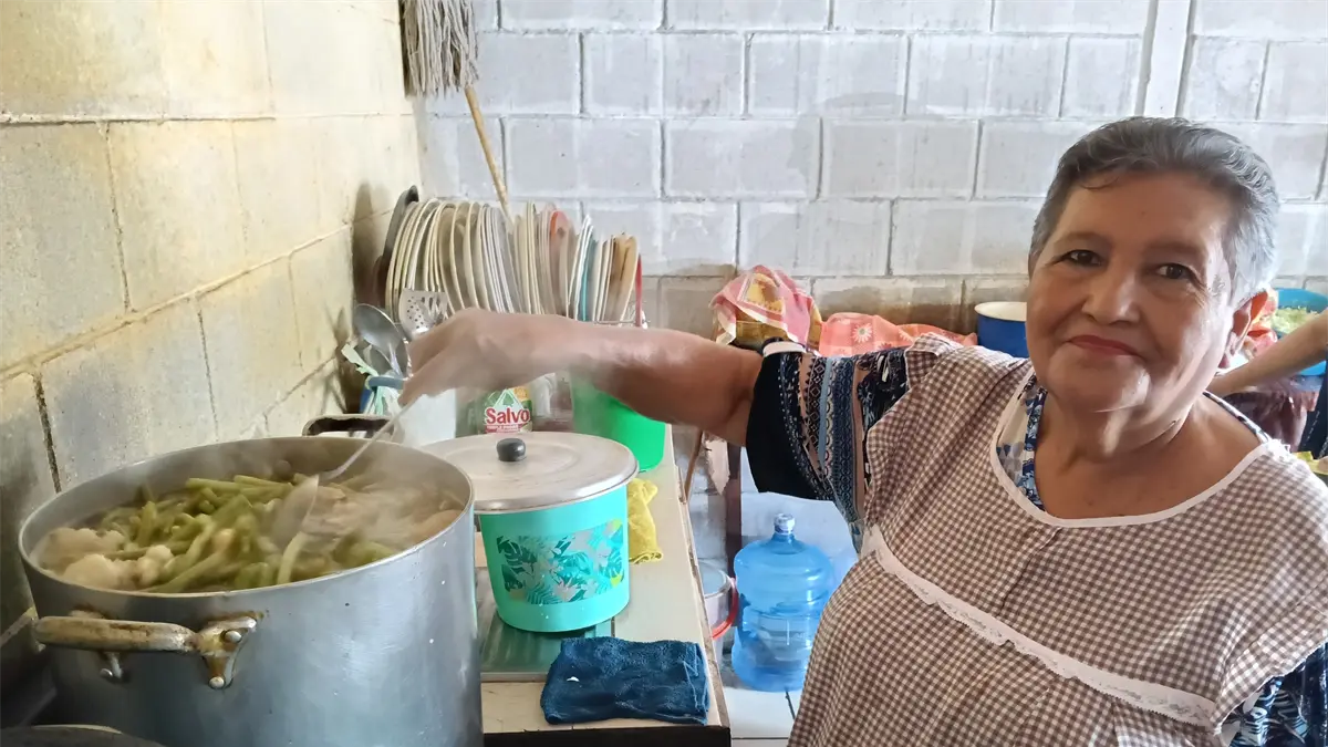 En Navolato, Sinaloa, una mujer de 73 años demuestra que trabajar con ...