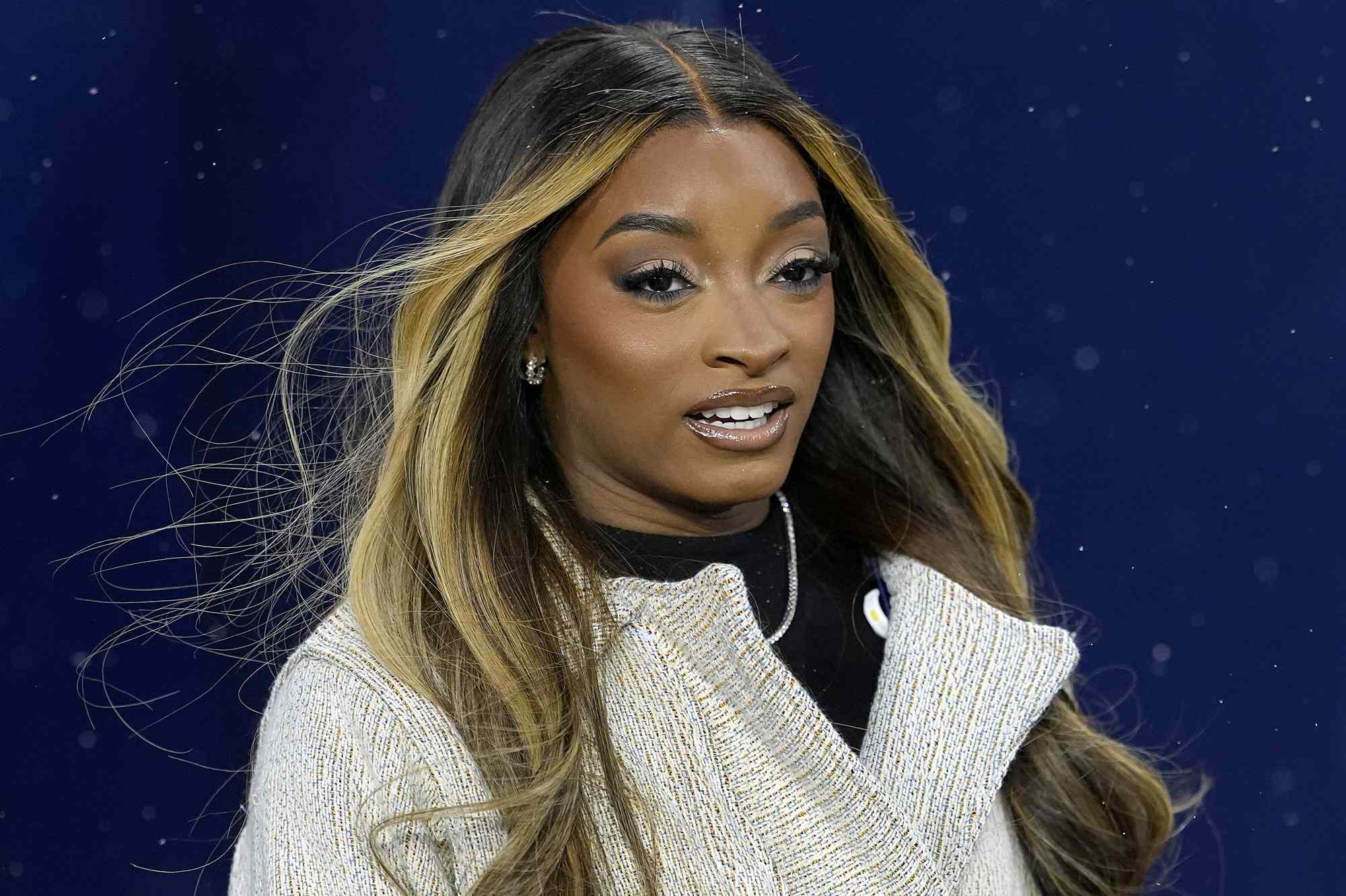 Simone Biles shows off new blonde hair as she supports husband Jonathan ...