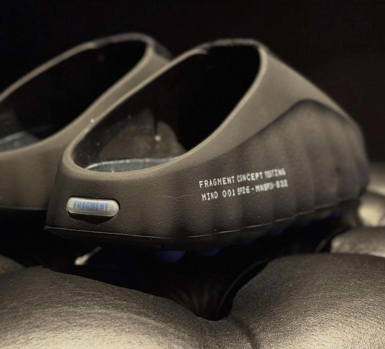 Detailed look at the Fragment x Nike Mind 001