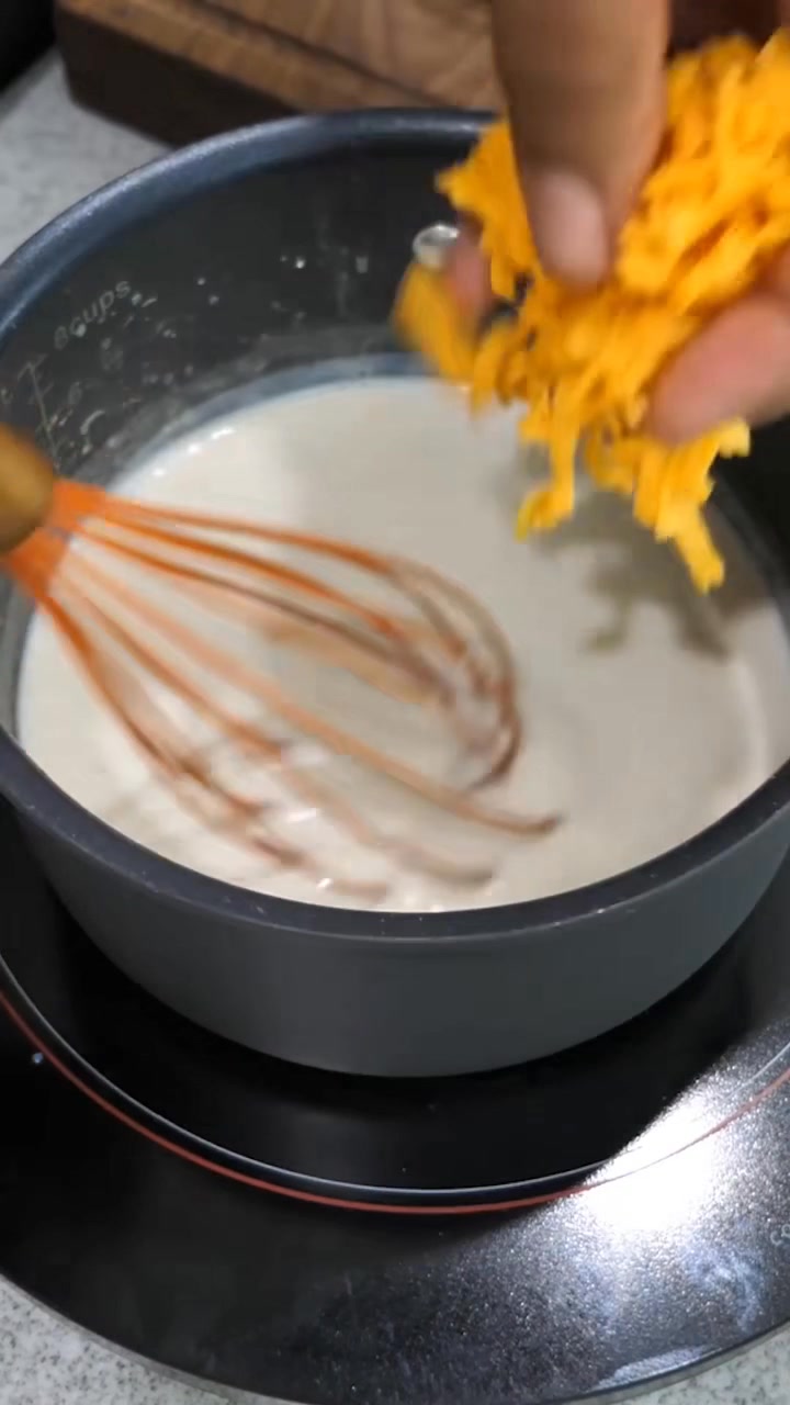 Mac n cheese done the right way! Nice and creamy