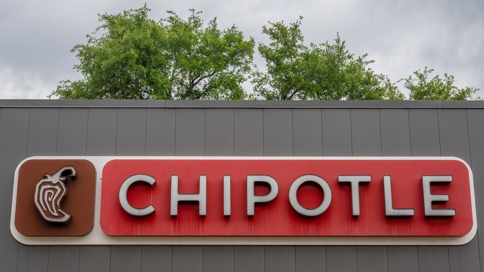 Shot fired accidentally inside West Side Chipotle