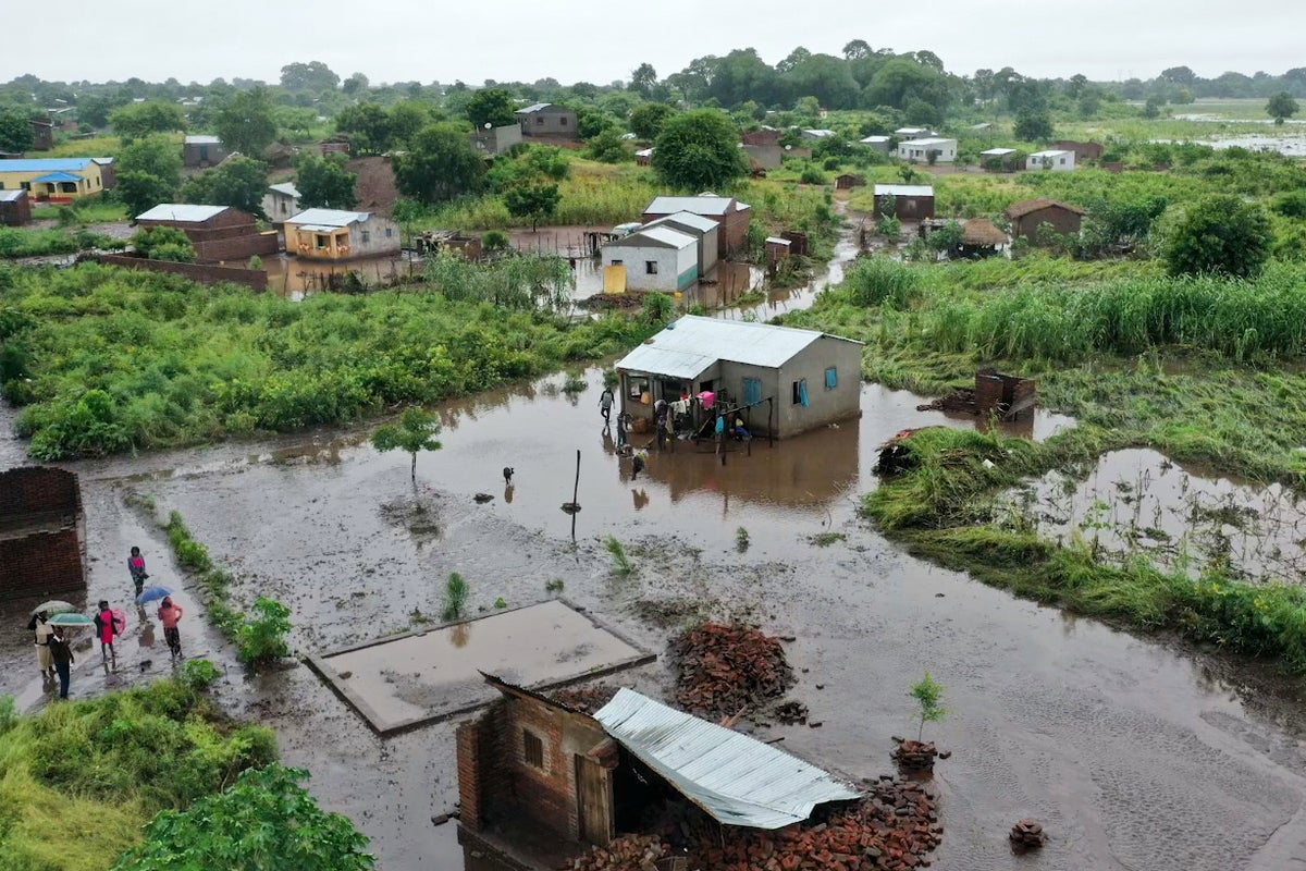 Inundaciones en Mozambique causan desplazamiento de más de 300.000 ...