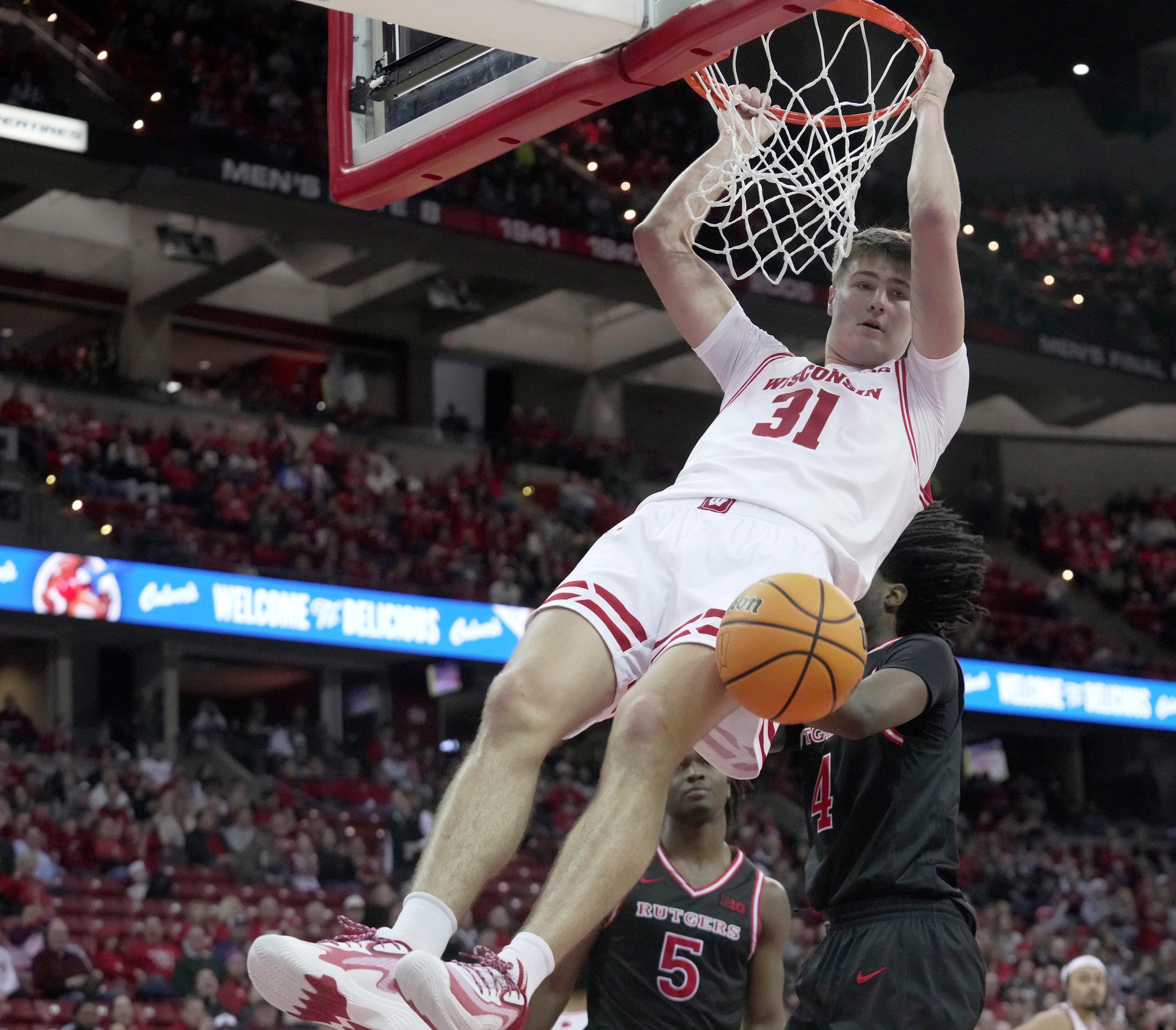 Where Wisconsin stands in Big Ten, bracket projections after four ...