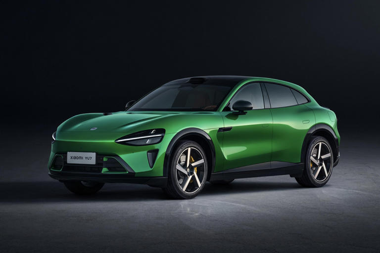 Canada reverses course, slashes tariffs on Chinese EVs