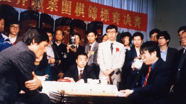 Cho Hun-hyun honors 50-year friend at Nie Weiping's funeral