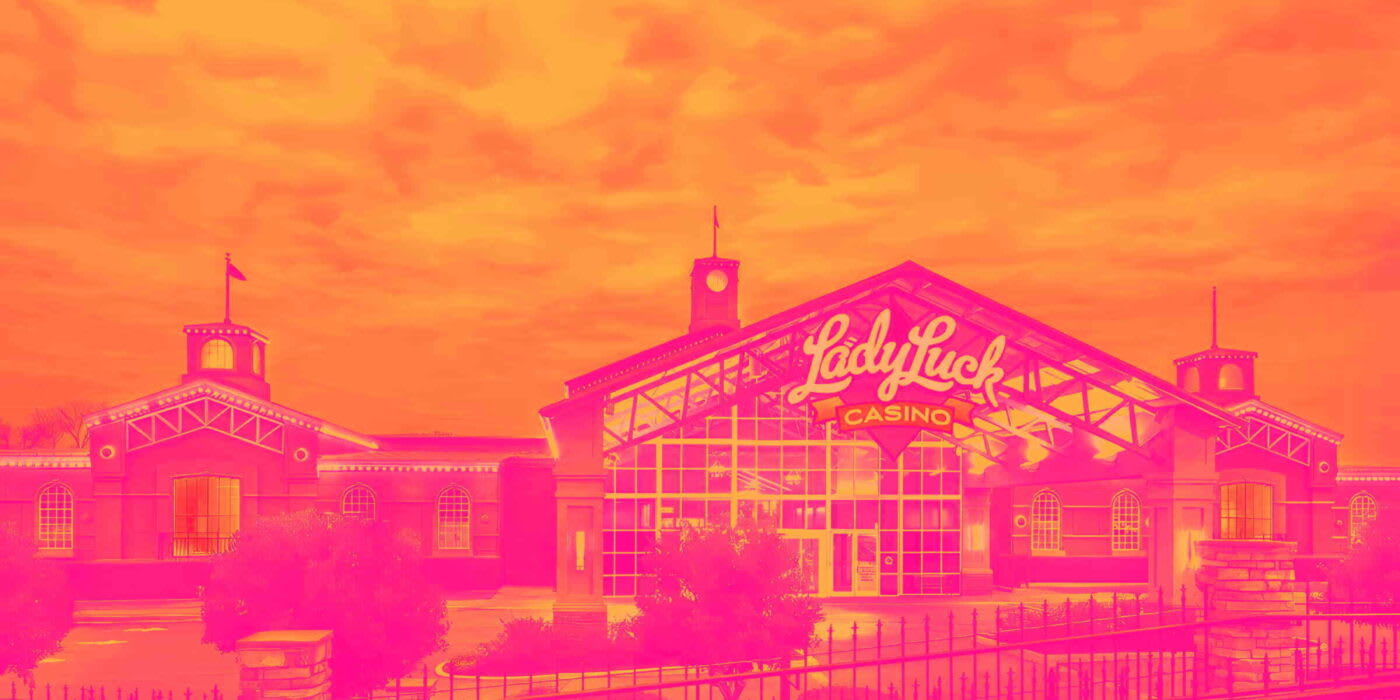 3 reasons CZR is risky and 1 stock to buy instead