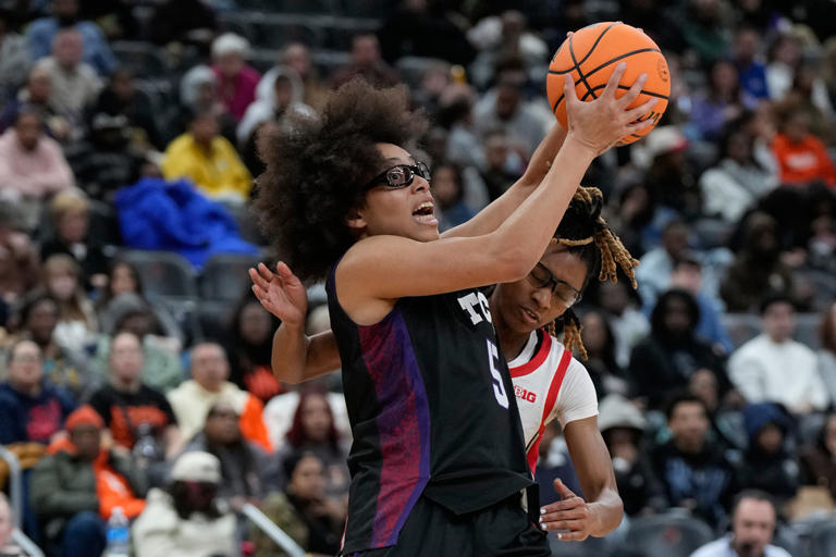 Chance Gray leads No. 12 Ohio State to 71-69 win over No. 9 TCU