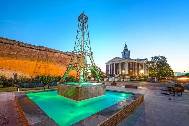 8 small towns in Arkansas perfect for a long weekend