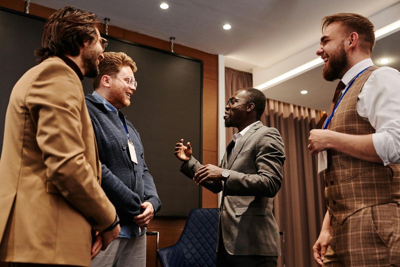 11 habits that diminish how refined people perceive you