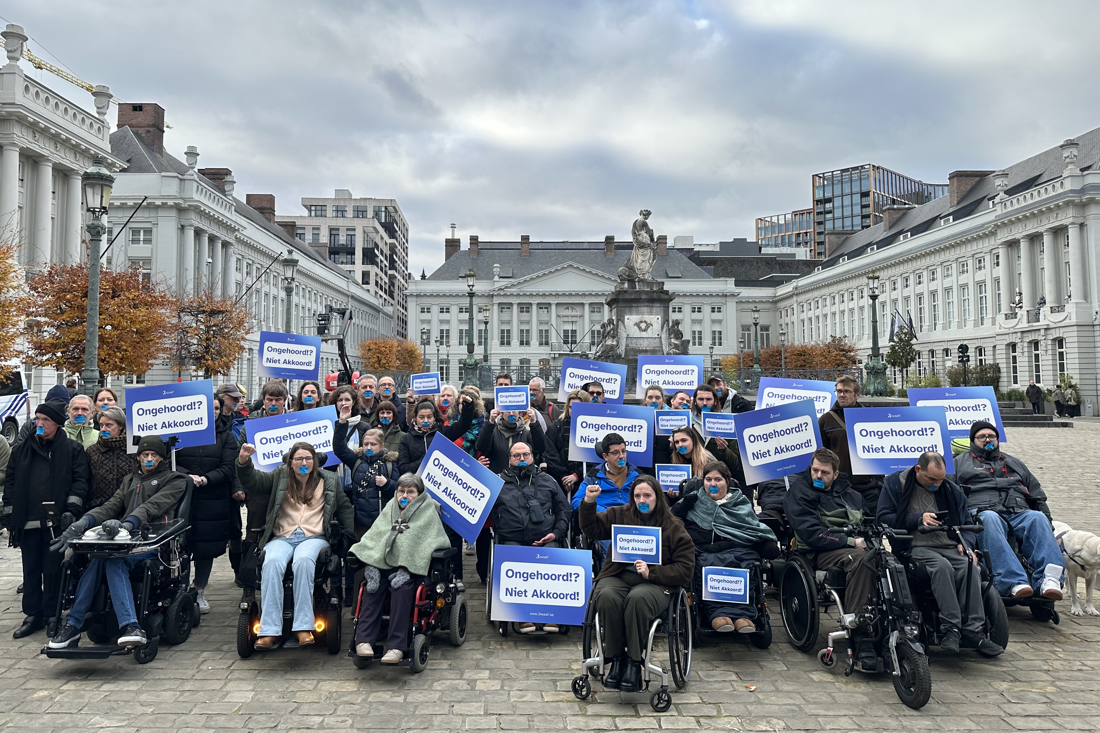 Gennez ontvangt petitie over hervormingsplannen voor mensen met handicap