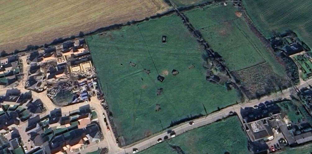 Dean Lewis Estates Ltd scheme for 75 homes off Stoke Road on the edge ...