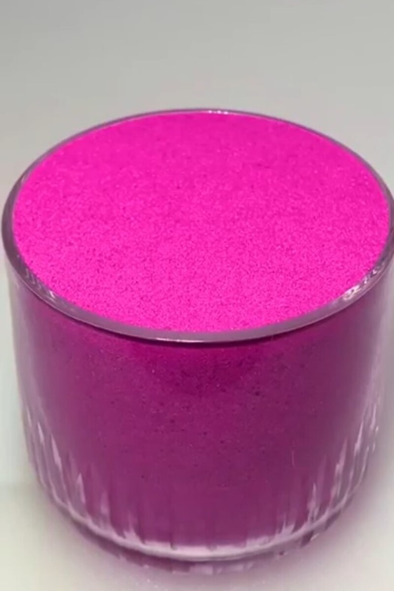 Perfectly leveled pink sand cup