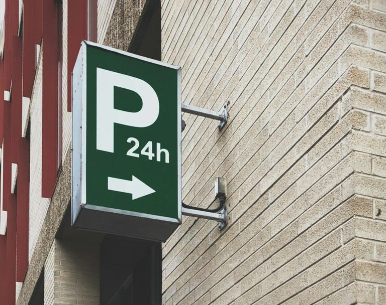 Drivers think this parking sign is normal — then they learn the trick