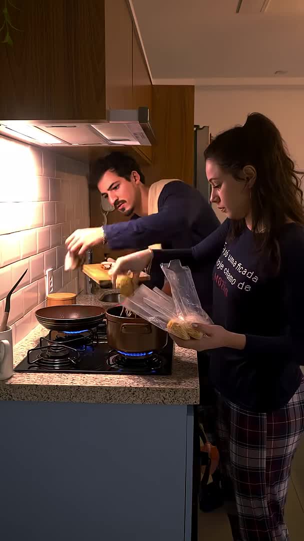 Ramen caseiro a dois: nosso jantar romântico de amor e sabor!