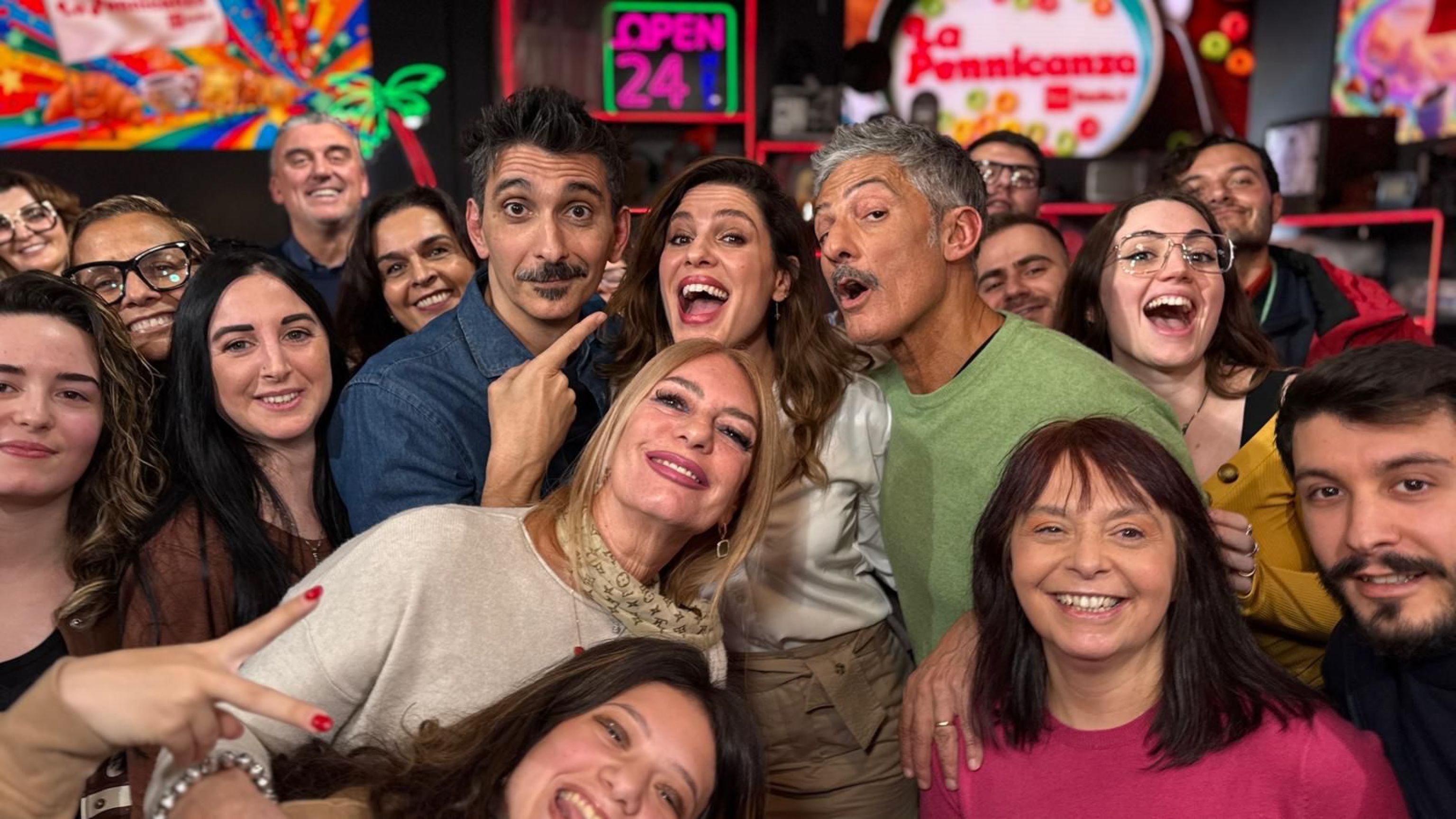 Fiorello difende Pausini, 'le canzoni sono di tutti, le cover un segno ...