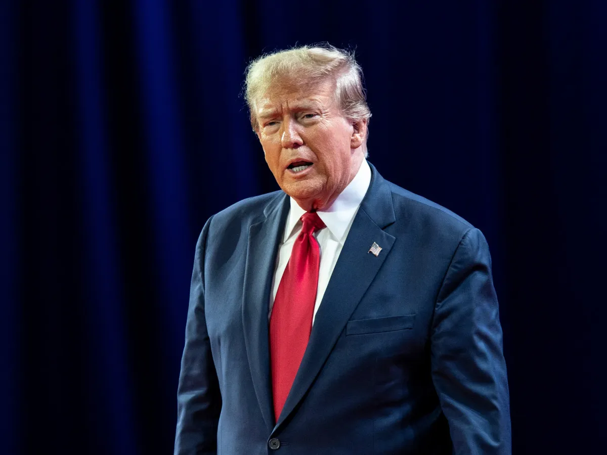 Cla zavedu „na 100 procent,“ řekl Trump. Použije na Grónsko sílu? „Bez ...