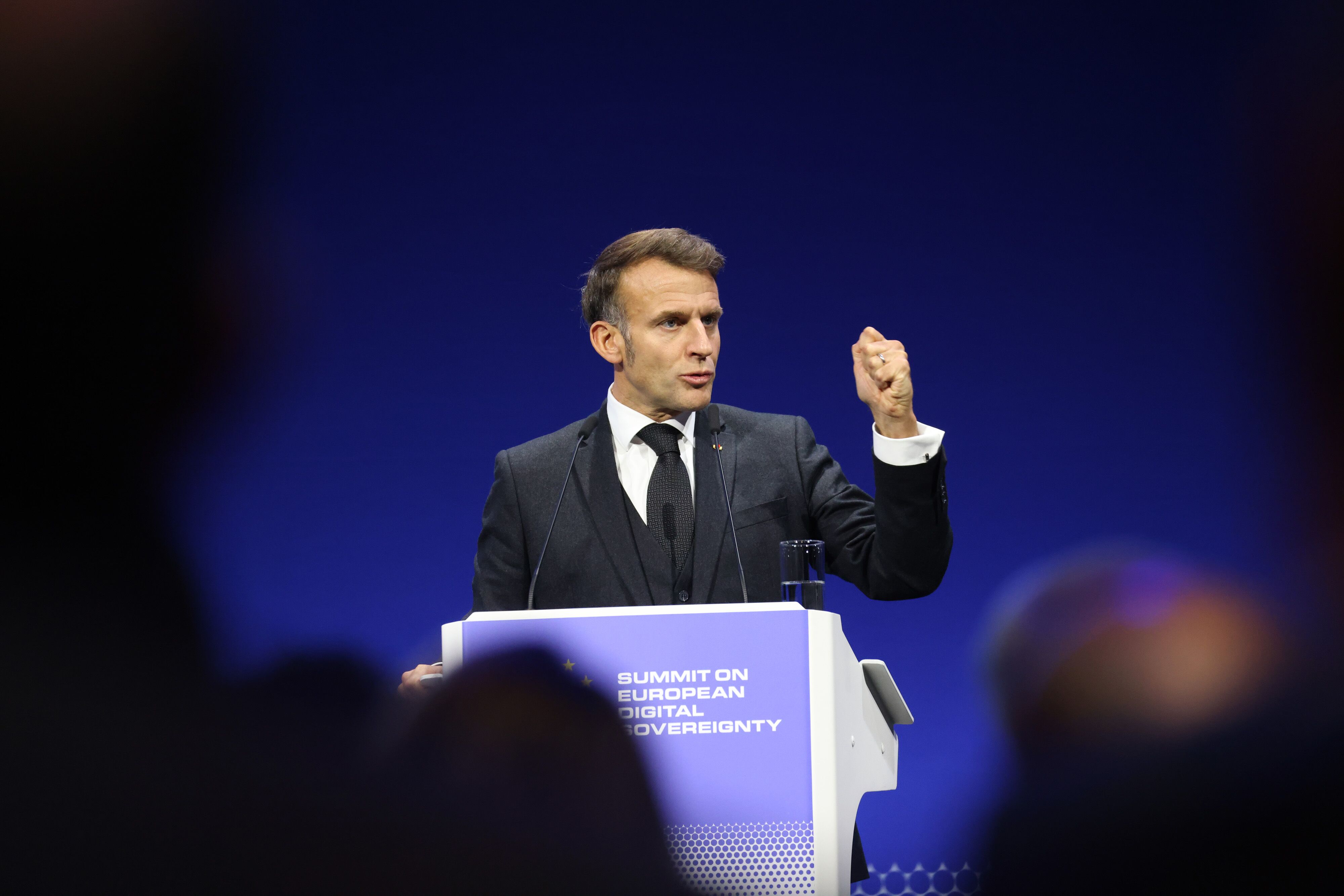 Trump reveals Macron text in pre-Davos blitz on major US allies