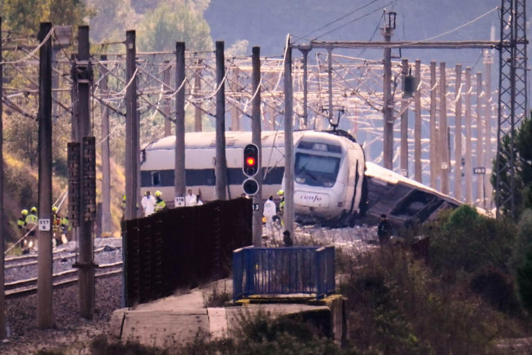 Spanish prime minister promises answers after train collision kills at ...