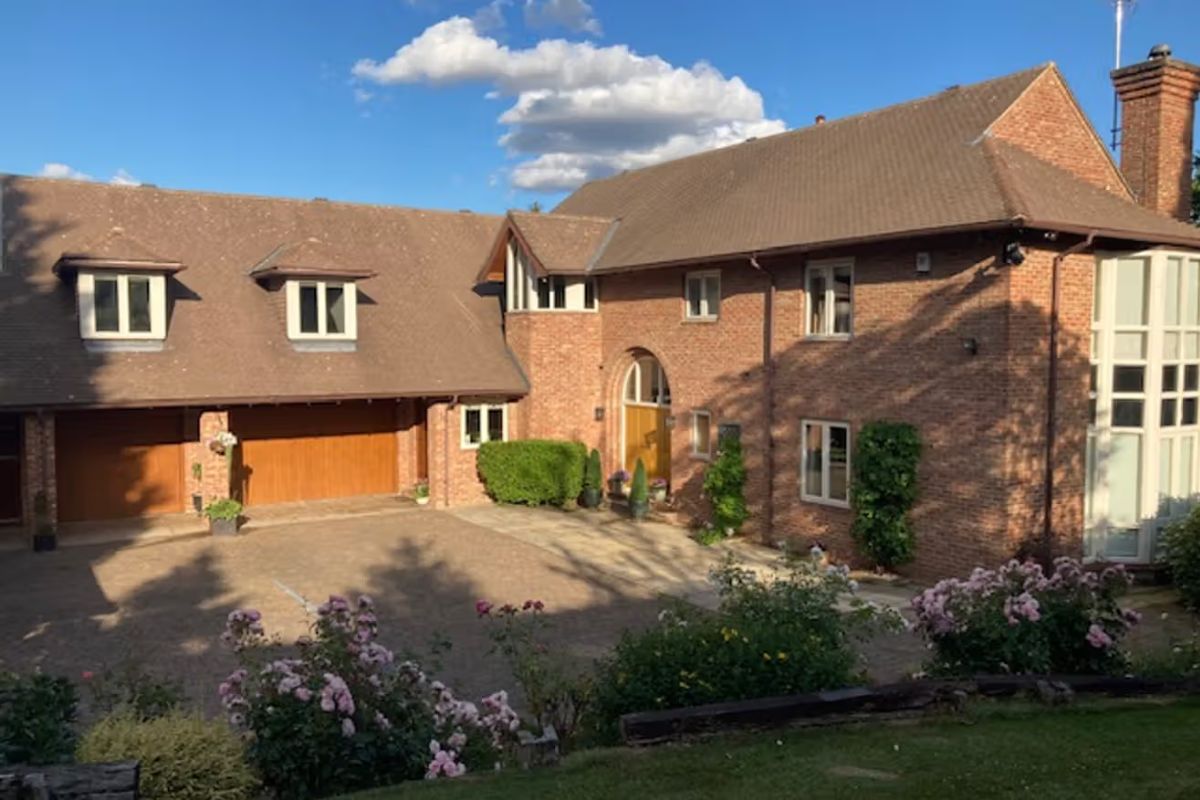 Immaculate five bedroom detached house with stables in Leeds for £ ...