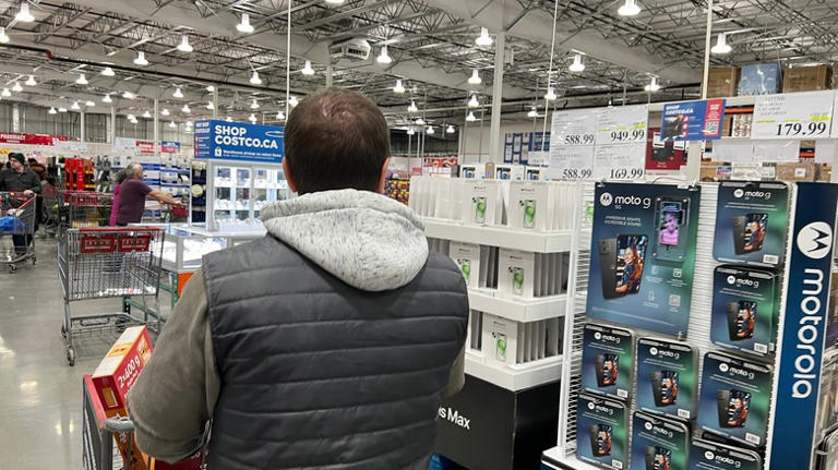 6 reasons to buy your iPhone from Costco (instead of the Apple Store)
