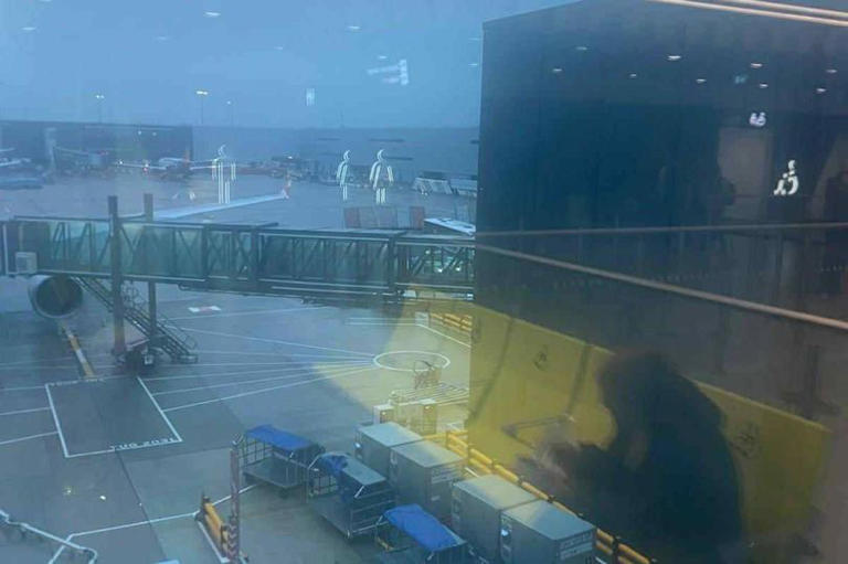 Passengers 'gobsmacked' as Jet2 flight departs with dozens left in ...
