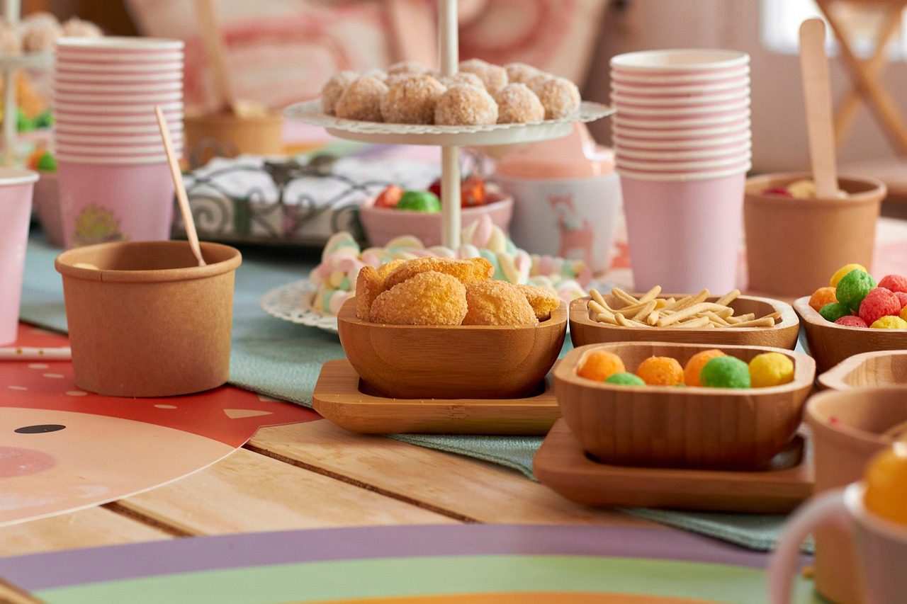 Woman has just $22 to her name at birthday brunch: Then the group ...