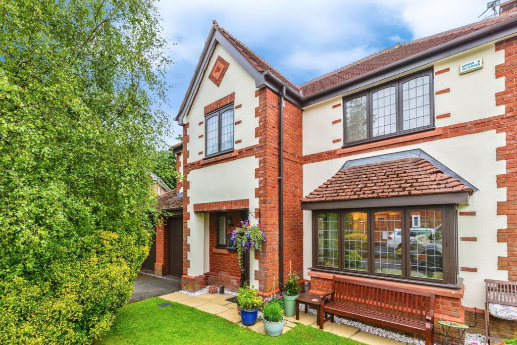 Spacious detached Preston family home with south-facing garden and huge ...