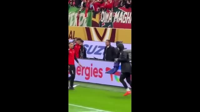 Senegal sub-goalkeeper tackled by Moroccan ball boys in AFCON final