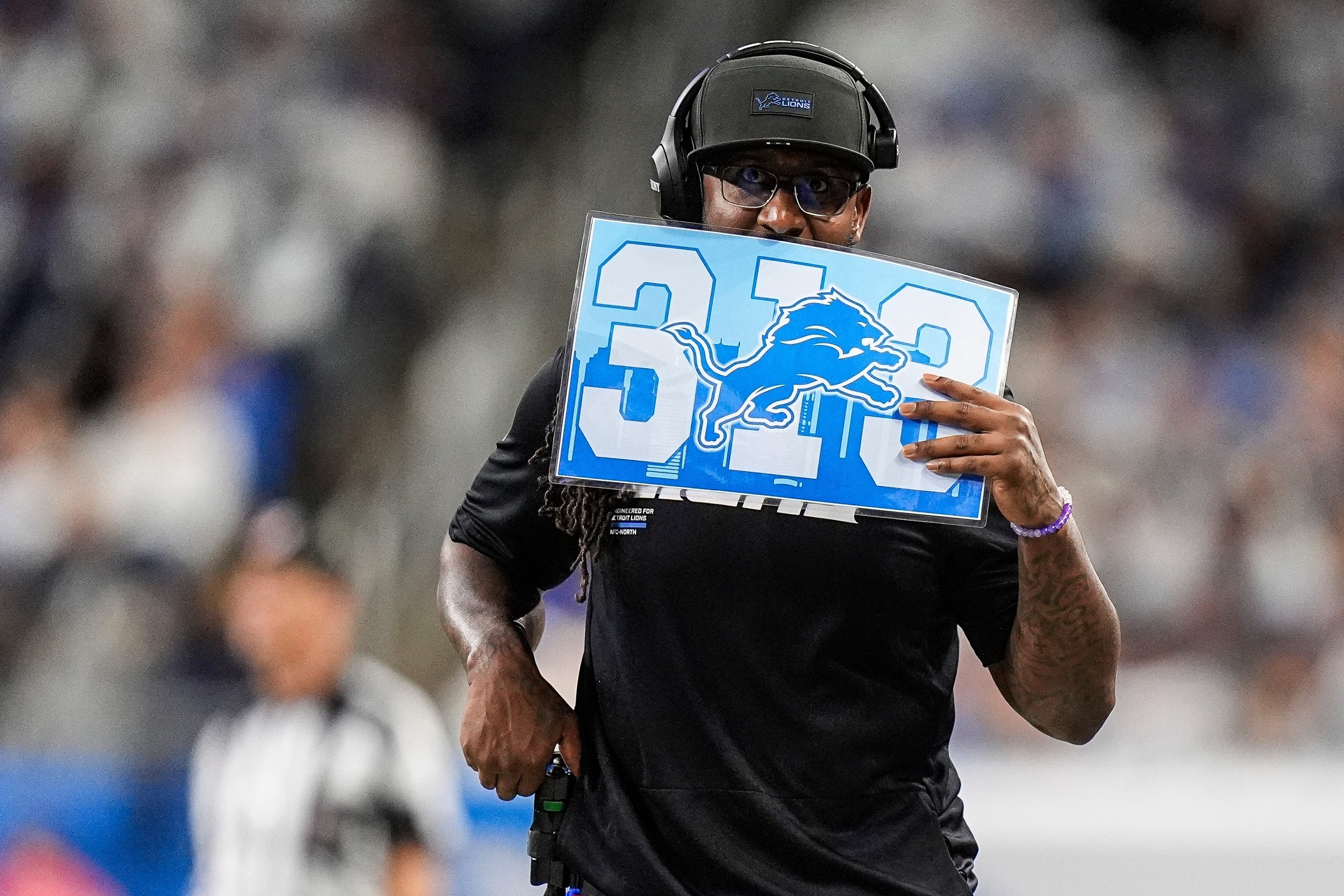 Dolphins complete HC interview with Lions DC Kelvin Sheppard