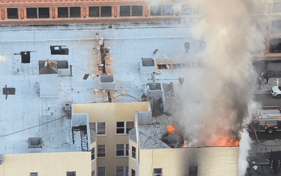 3-alarm fire breaks out at Oakland residential building