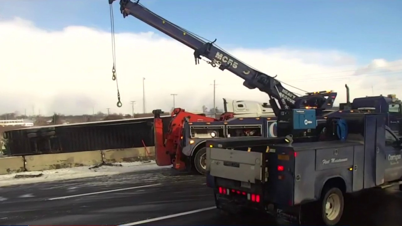 Winter weather makes for messy drive in Southeast Michigan