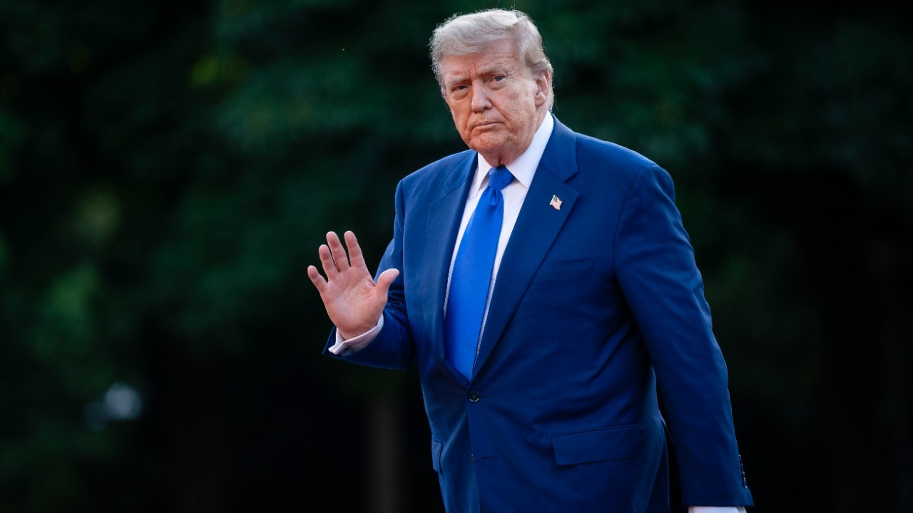 Why Supreme Court is unlikely to kill Trump's tariffs, his 'signature ...