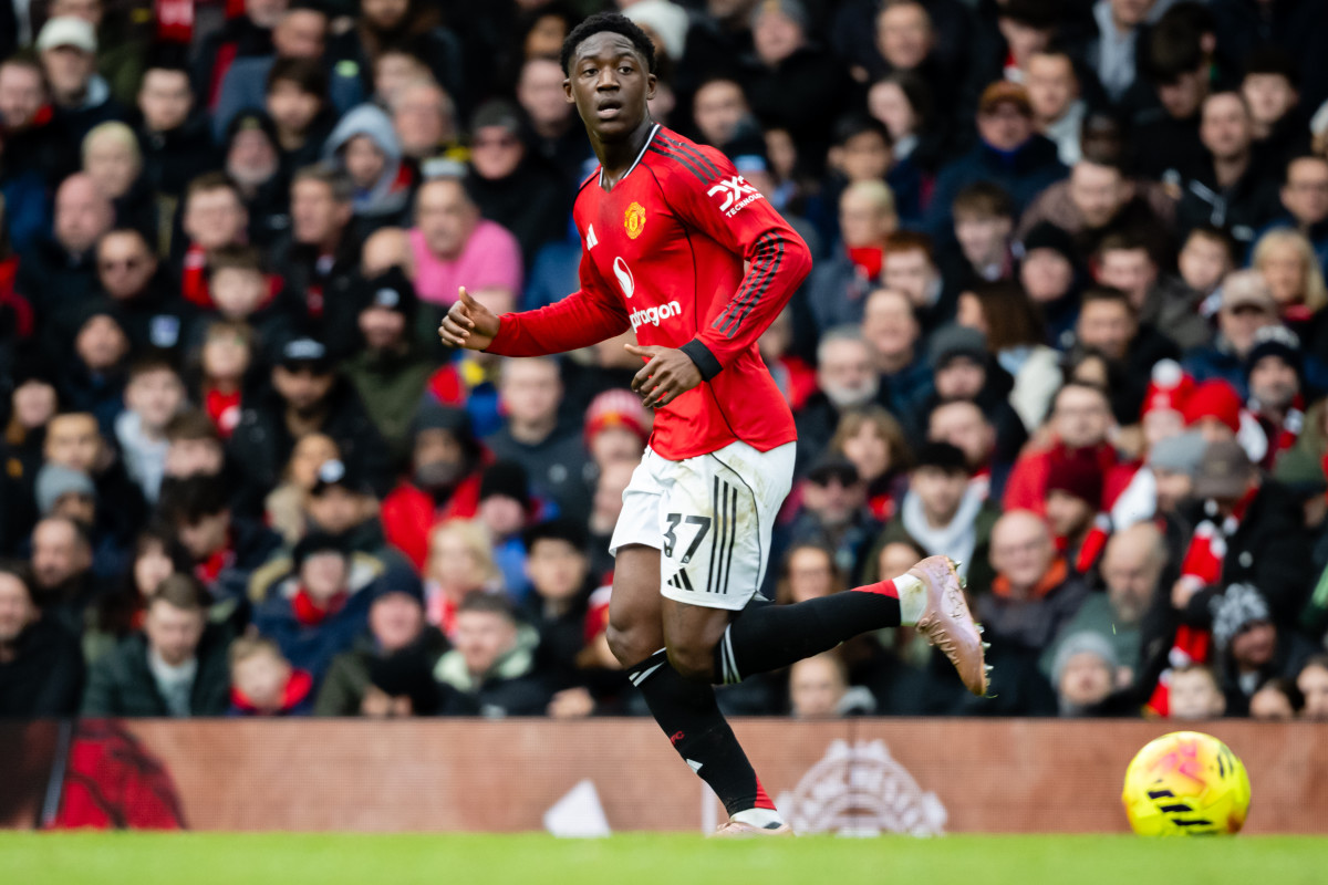 Michael Carrick’s clean slate shows Kobbie Mainoo’s importance to Man ...
