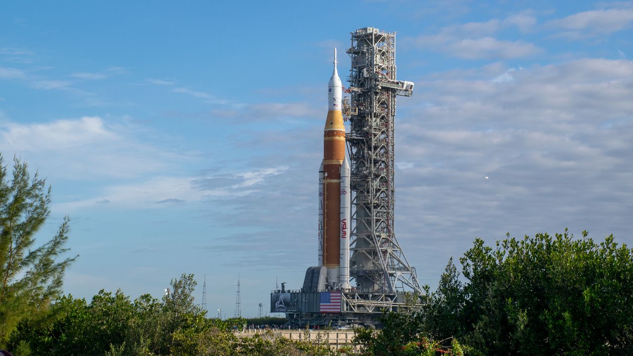 NASA rolls Artemis 2 moon rocket to launch pad | Space photo of the day ...