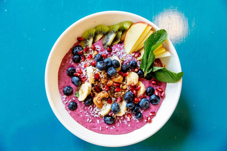 11 healthy sweet snacks that actually satisfy your sugar cravings ...
