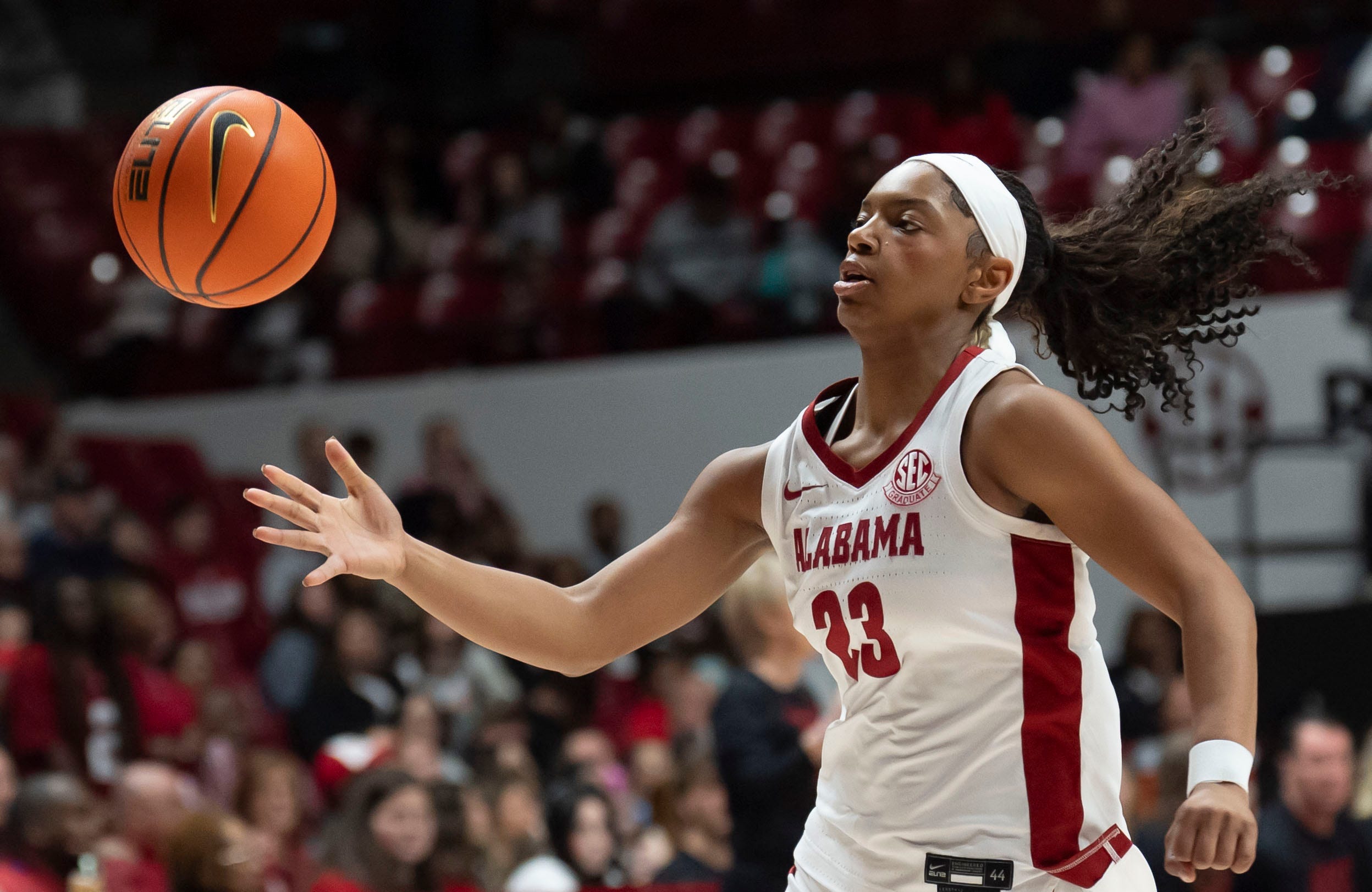 Alabama women's basketball drops in AP poll after loss vs. Tennessee