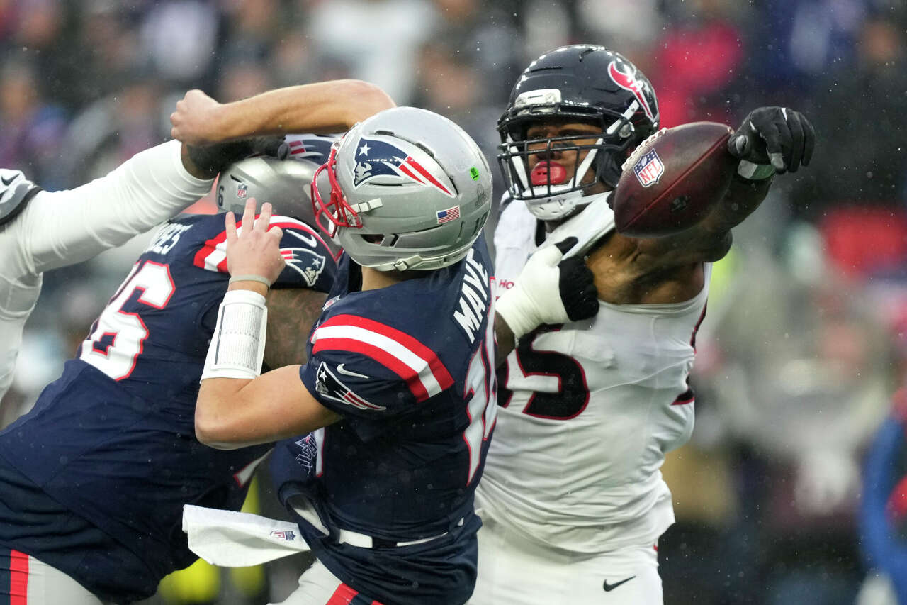 Houston Texans sign Danielle Hunter to a $40.1 million contract ...