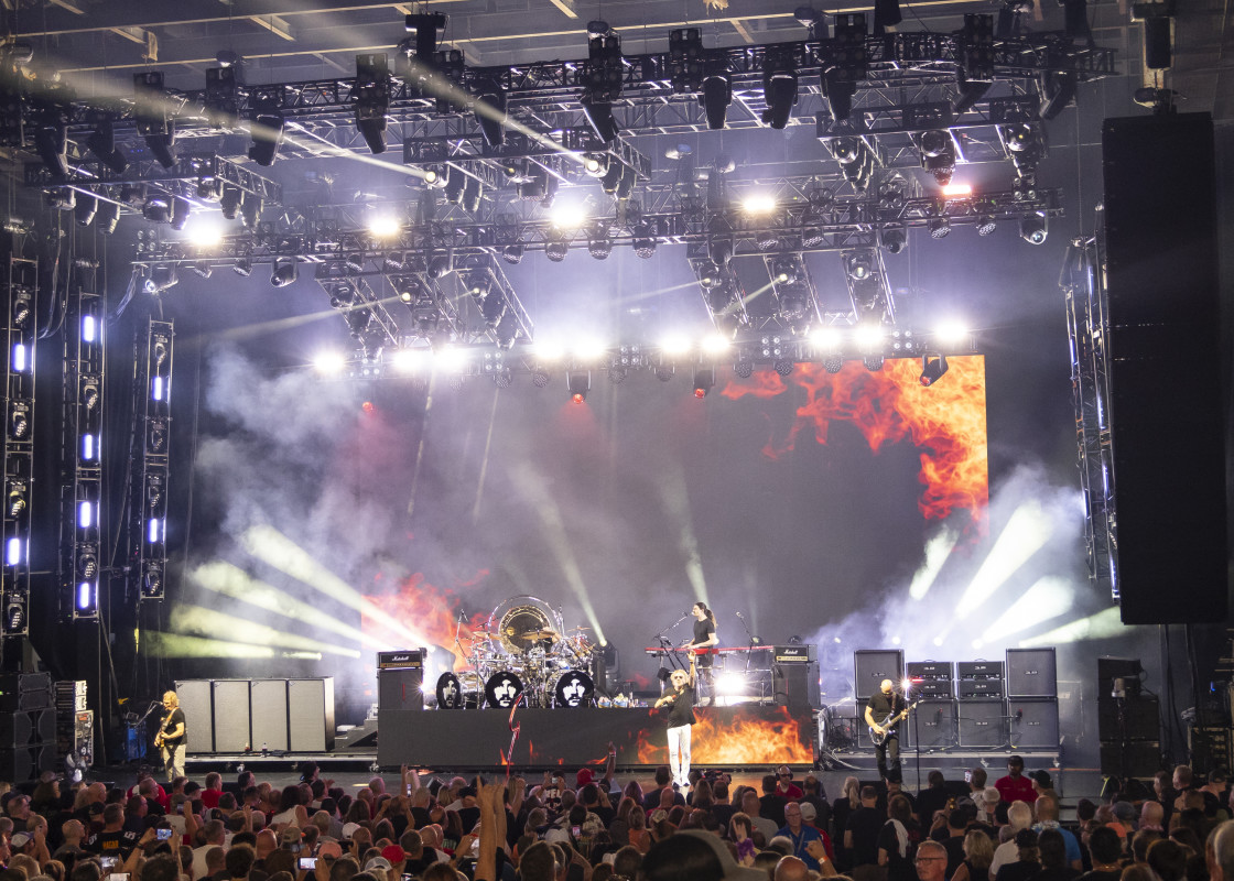 '80s rock legend, 78, explains major change to his band before upcoming ...