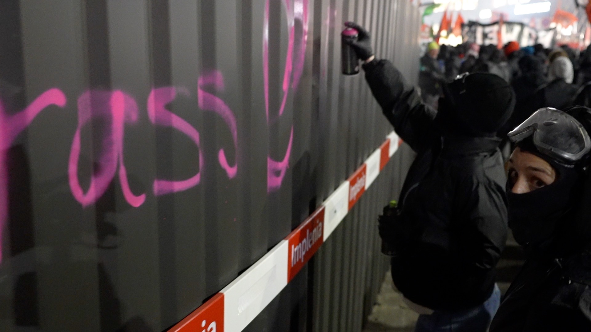 Diverse Sachbeschädigungen bei Anti-WEF-Demo in Zürich