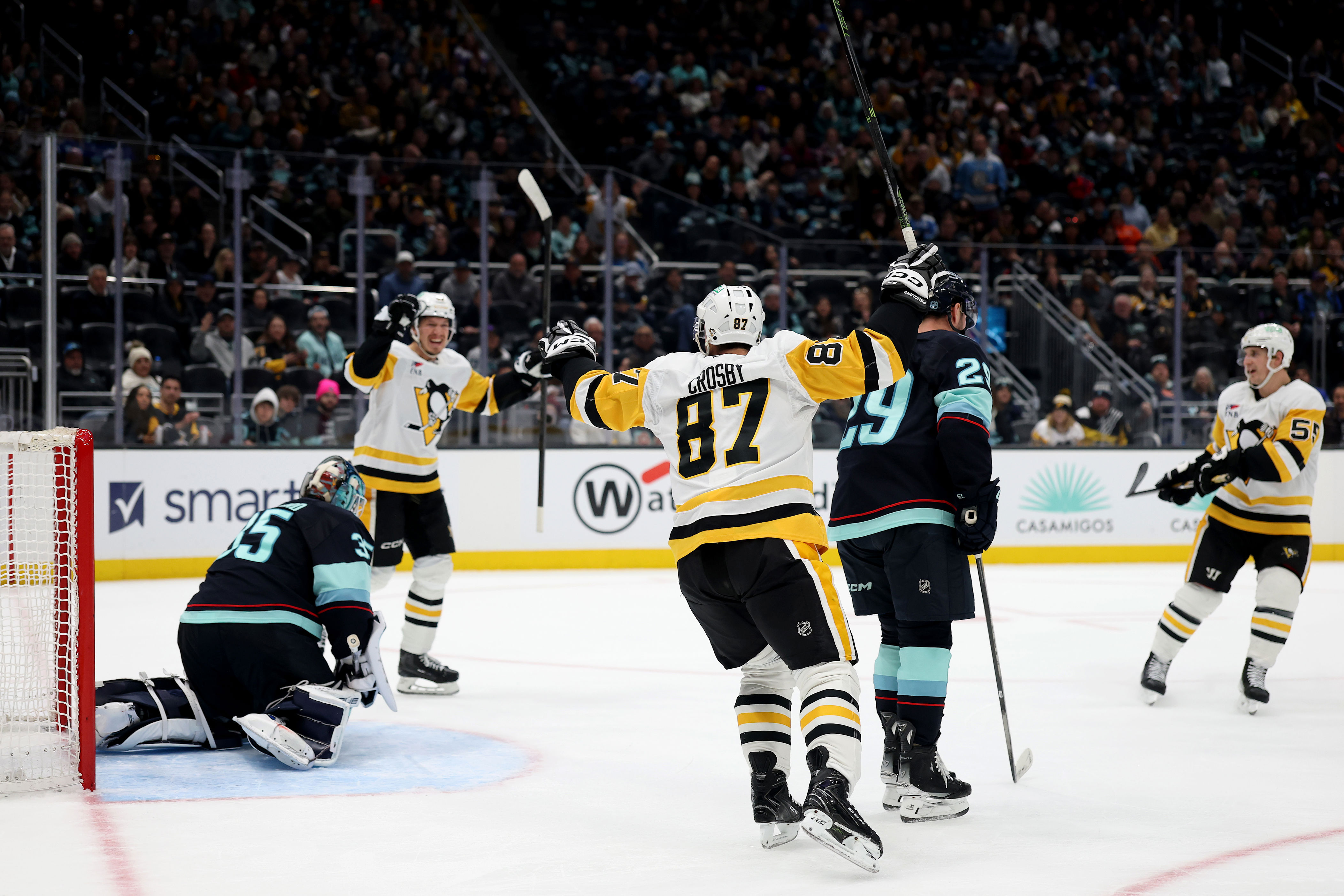 Crosby records historic 1,400th game in Seattle win