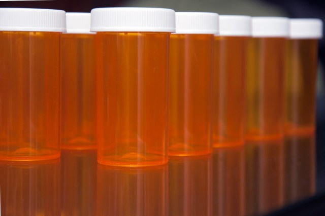Woman reveals her dad's clever trick for reusing empty prescription ...